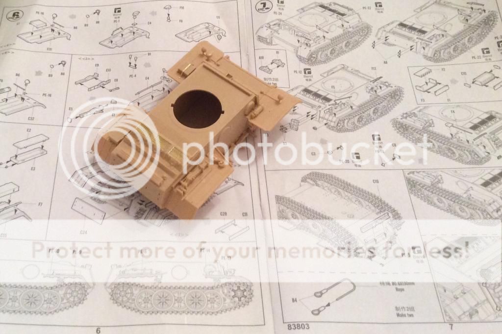 Pzkpfw.II Ausf.J (VK1601) HobbyBoss Kit No.83803 - Page 1 ...